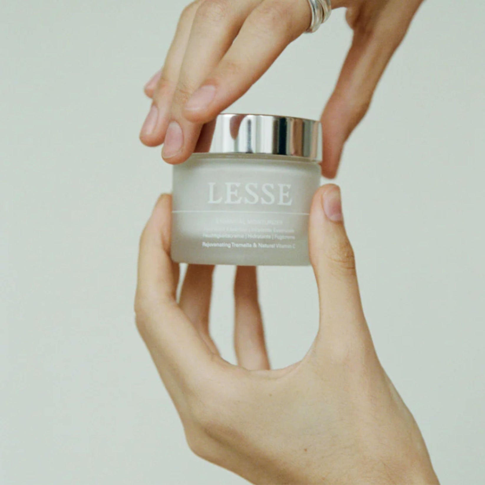 LESSE, Essential Moisturizer-DOMA