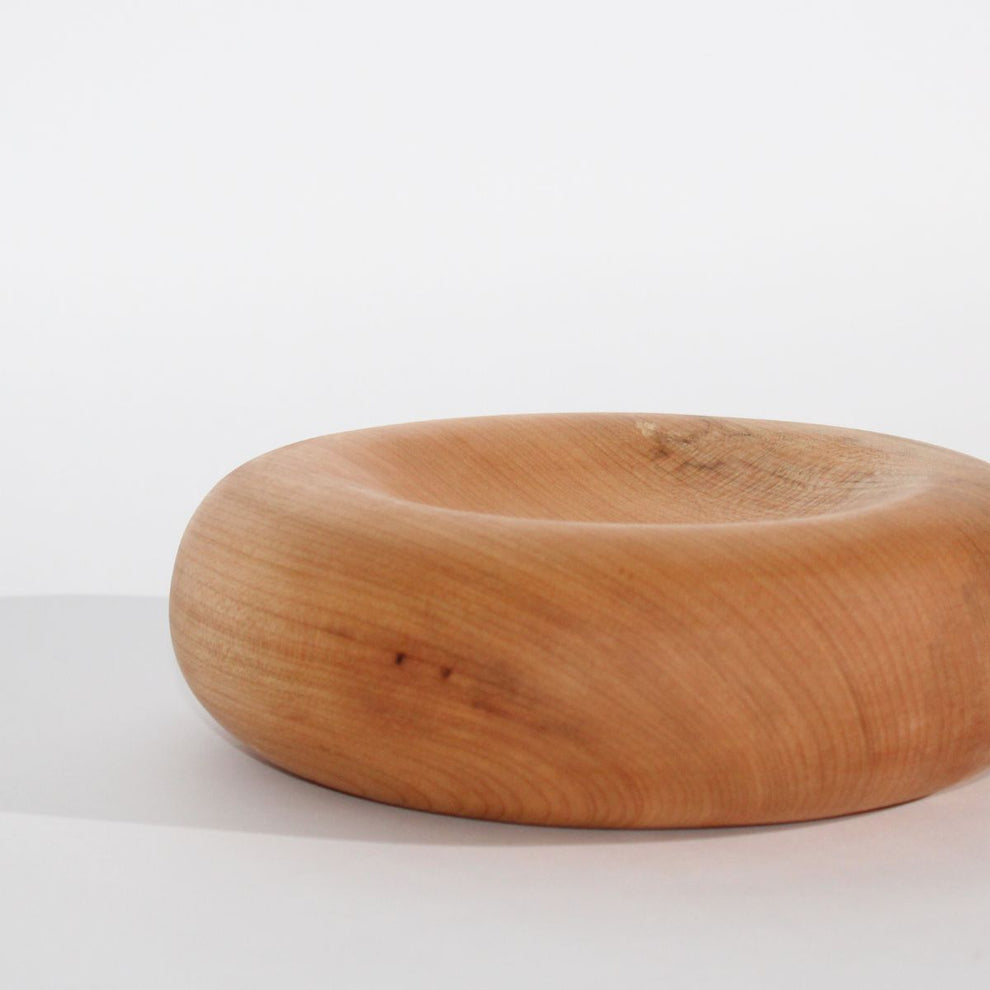 Elise McLauchlan, Large Donut Bowl, Maple Wood – DOMA